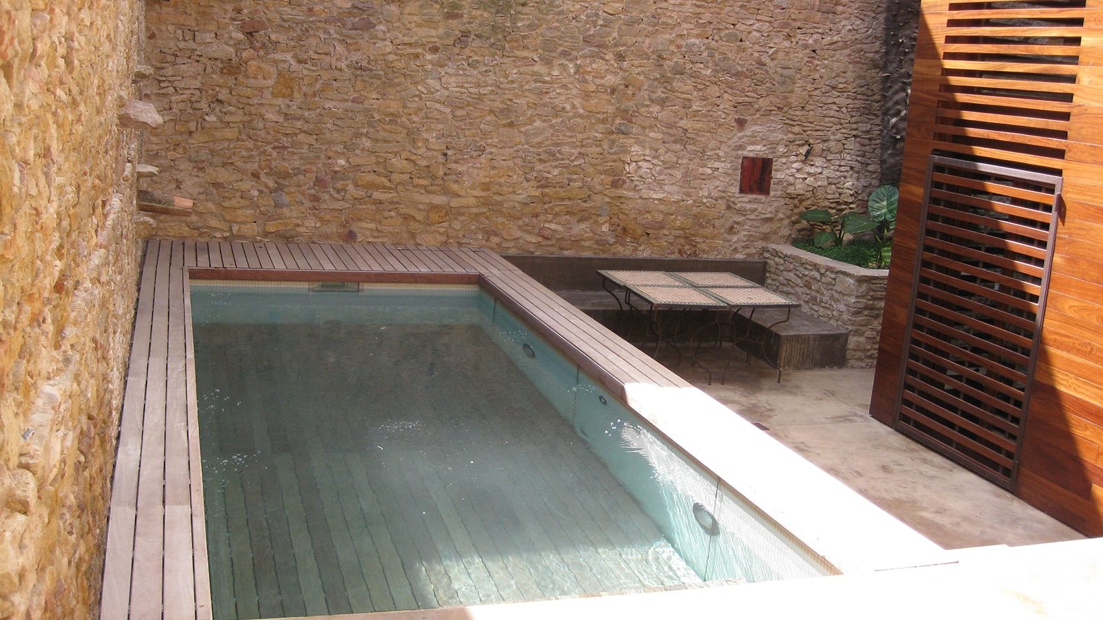 AQUALIFT | World leader in movable pool floors