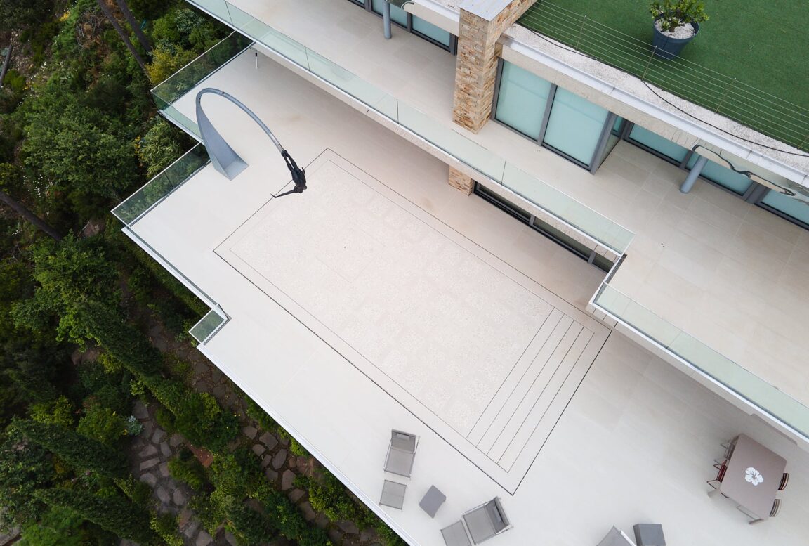 AQUALIFT | A floating terrace with its movable floor